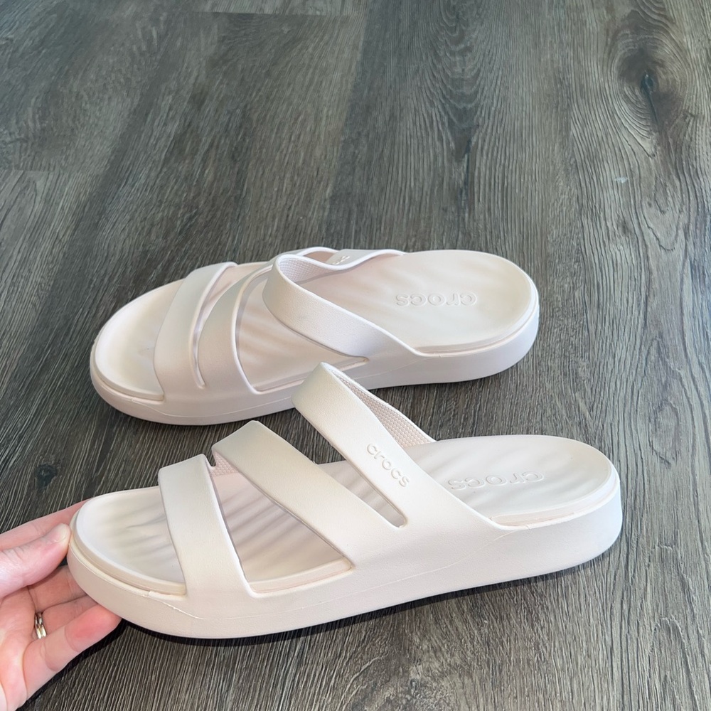 Crocs Women's Light Pink Slide Sandals - Gem